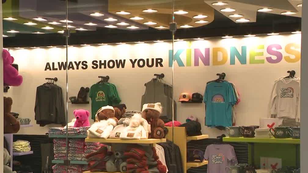 New Hampshire band opens new merchandise store in Manchester mall