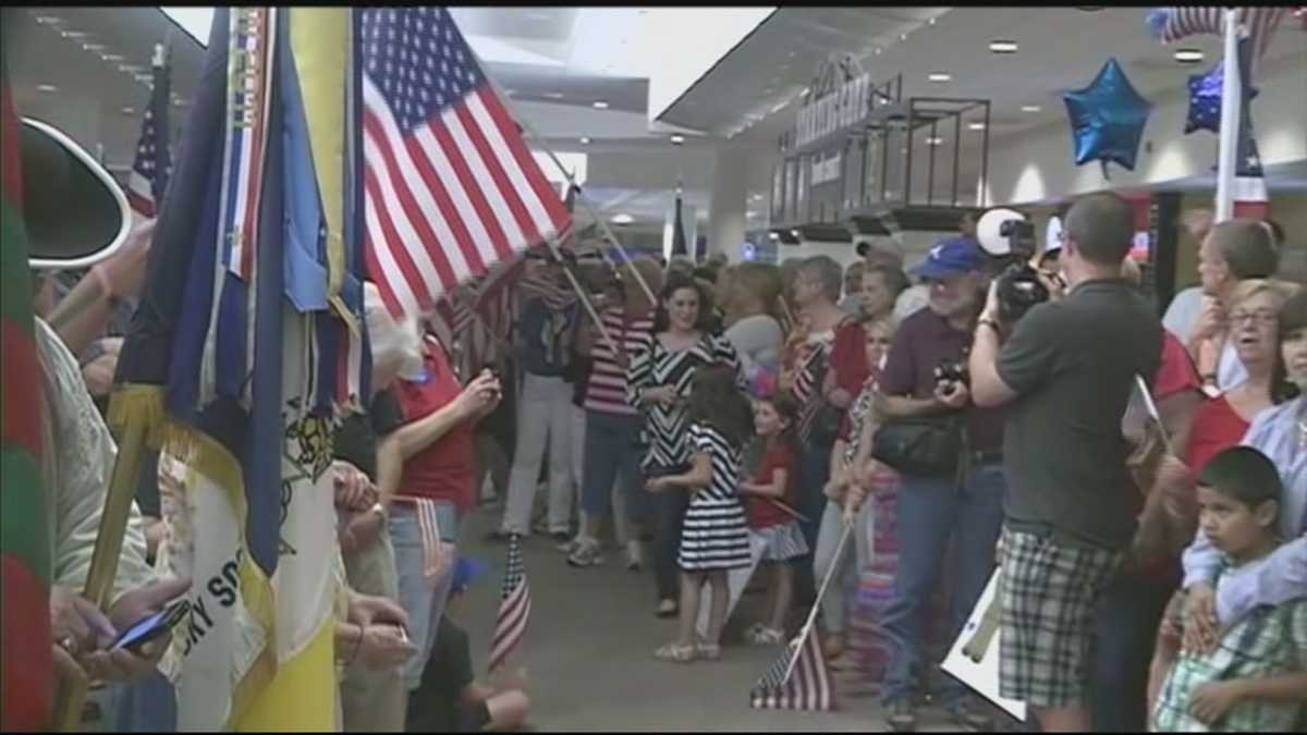 Veterans return home after Honor Flight to Washington, D.C.