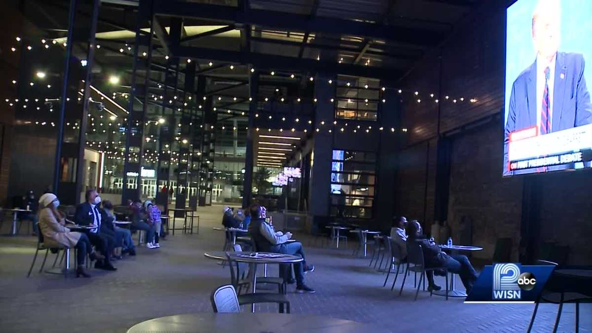 Democrats, Republicans hold outside debate watch parties