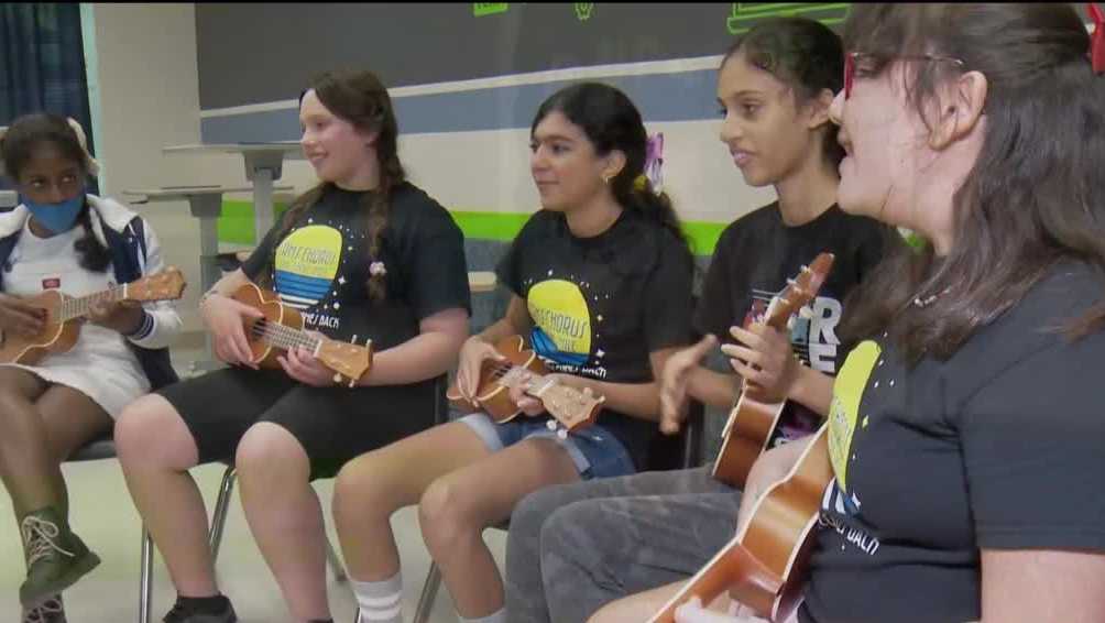 SunRidge Middle School students play ukelele as part of Exceptional ...