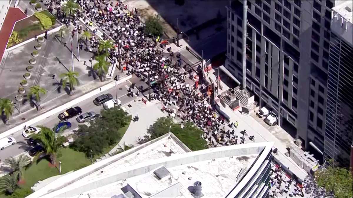 Protests march through Downtown Miami following death of George Floyd
