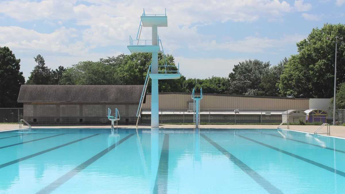 Omaha pool dive tower no longer standing