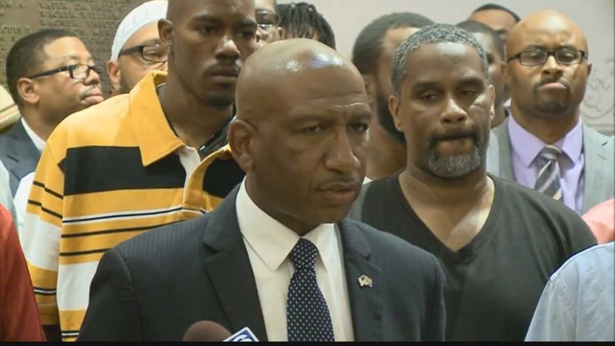 Activist, Hamilton family hold news conference at City Hall