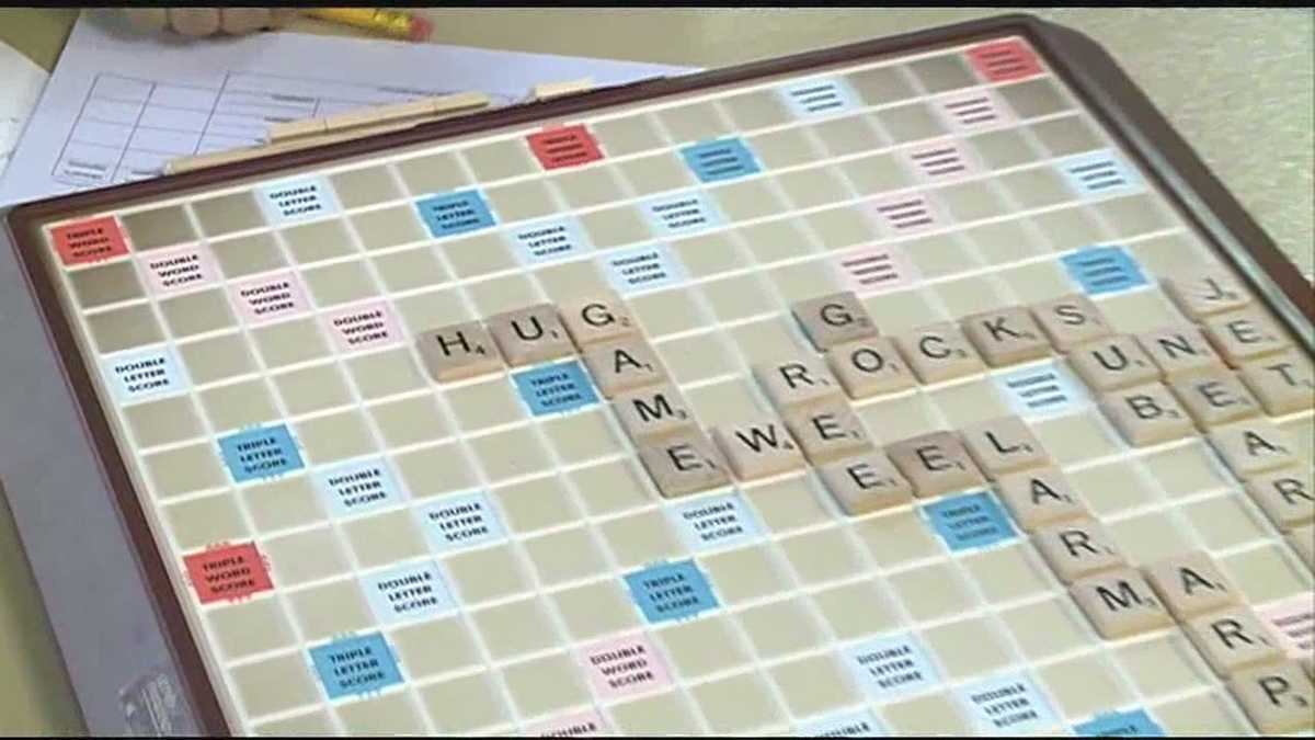 JPS students play Scrabble