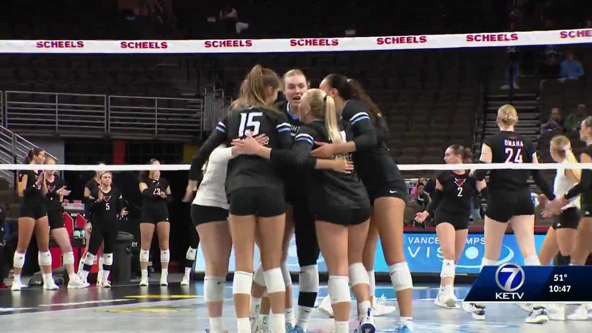 Creighton, UNO volleyball face off at Volleyball After Dark