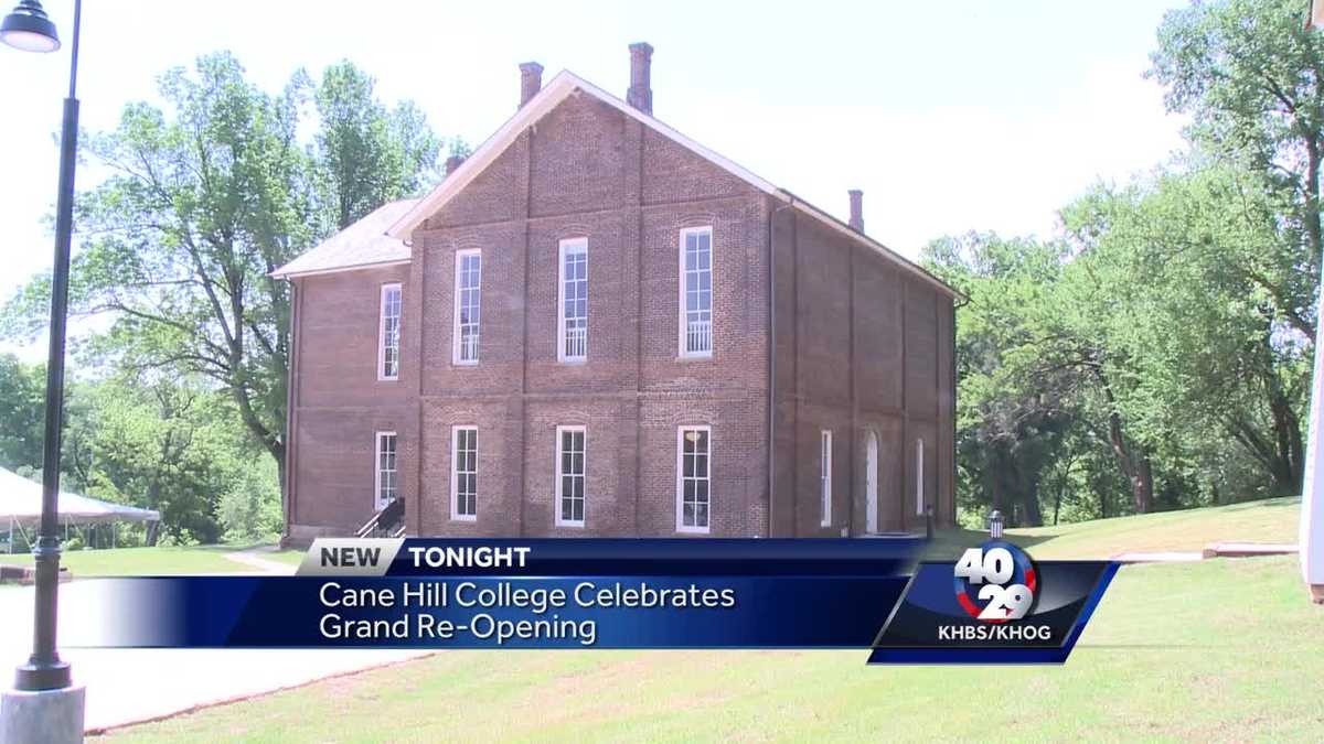 Community celebrates Cane Hill College grand opening