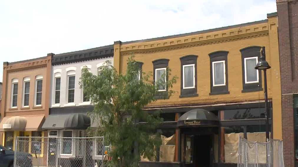 Demolition underway on Valley Junction building