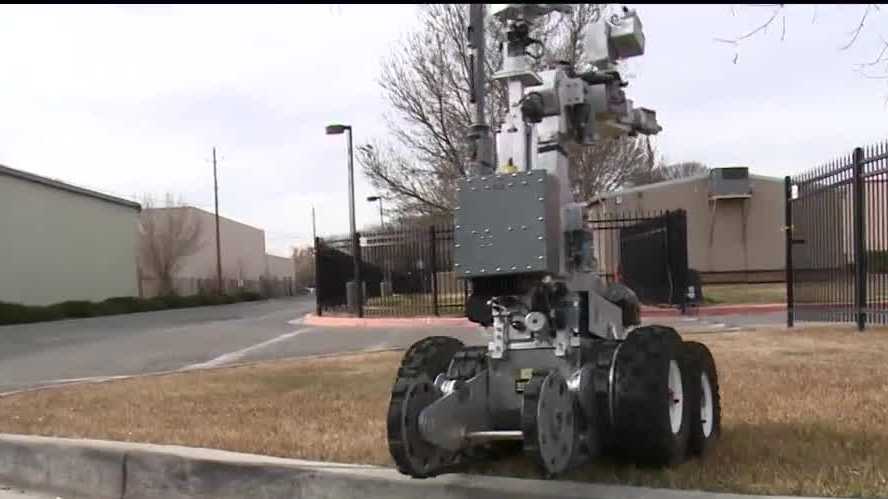 VIDEO: Meet APD's Bomb Squad robot