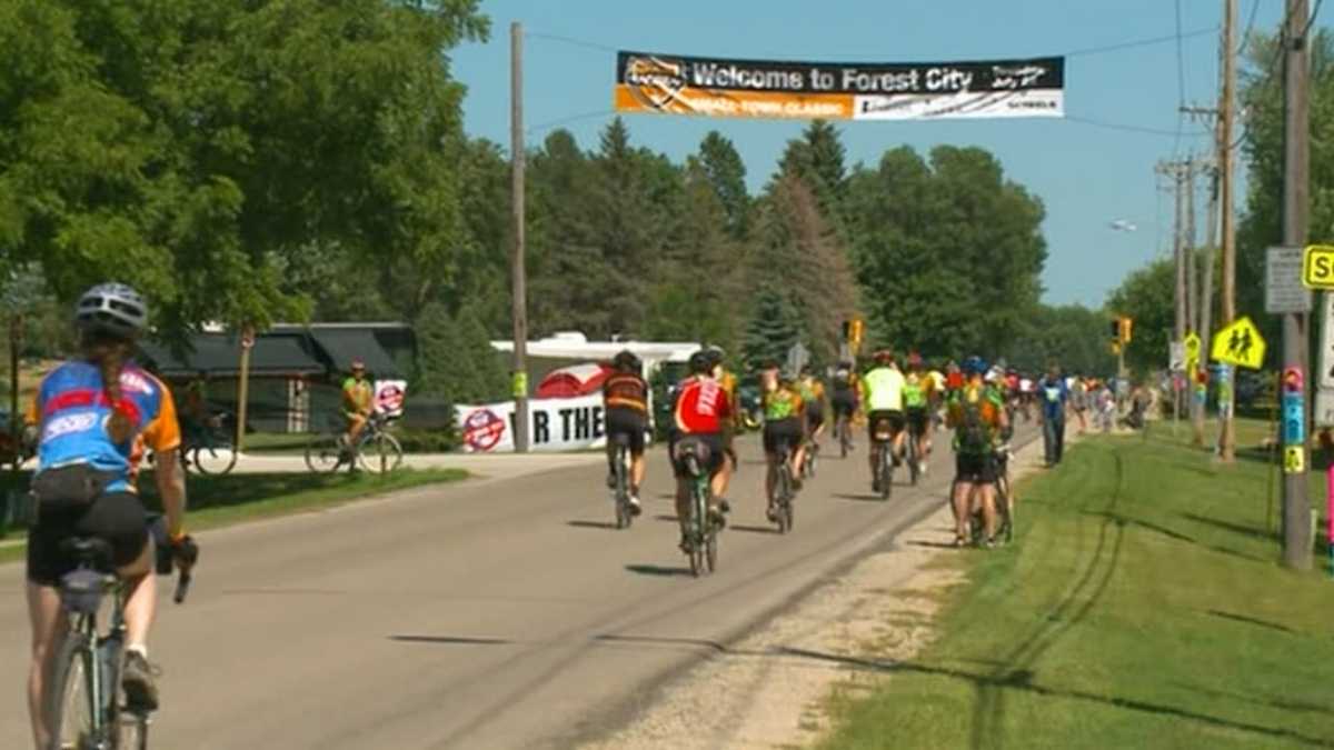 RAGBRAI rolls into Forest City