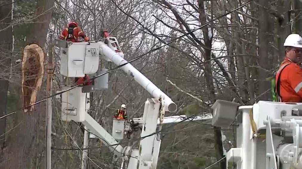 Utility crews cut NH outages to below 5,000