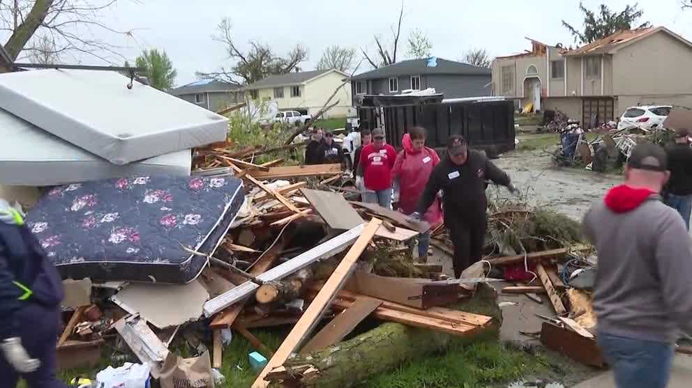 Jean Stothert surveys Elkhorn damage tornado outbreak