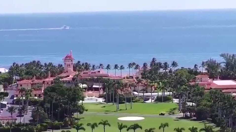 Donald Trump To Ring In New Year At Huge Mar A Lago Bash