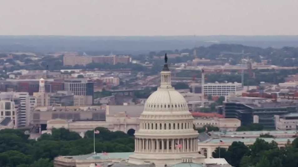 Candidate for governor, Angus King III, comments on shutdown deal ...