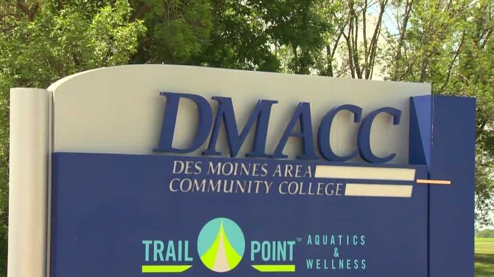 DMACC cancels online classes for sixth day