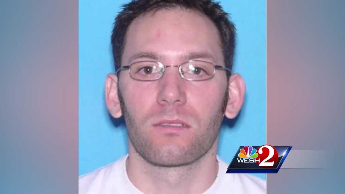Deputies look for man accused of stealing mail, identities