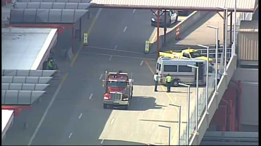 Injuries reported in shuttle bus crash at Pittsburgh International Airport