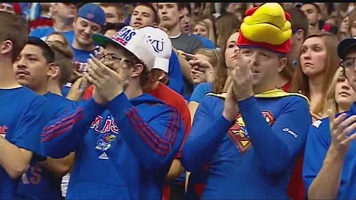 KU fans pack Allen Fieldhouse for Wiggins debut