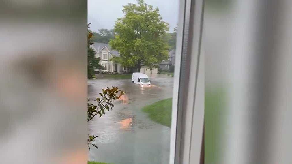 VIDEO: Heavy rains flood Leawood, Kansas neighborhood