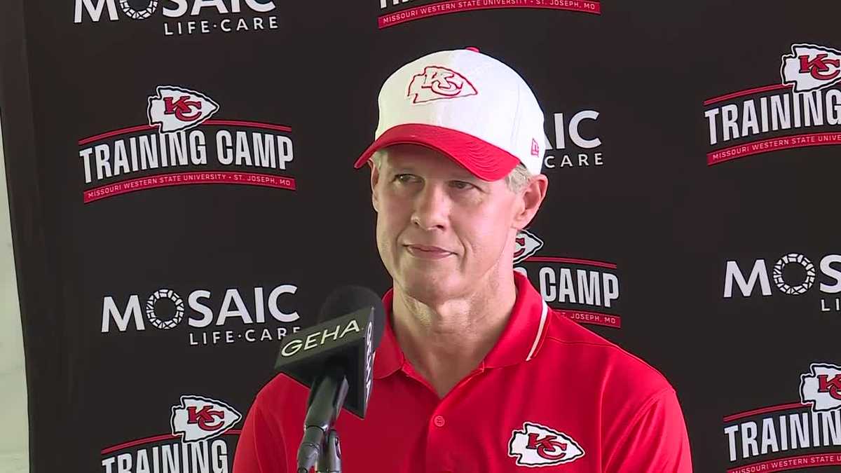 Chiefs owner Clark Hunt throws doubt on 6-month stadium deadline