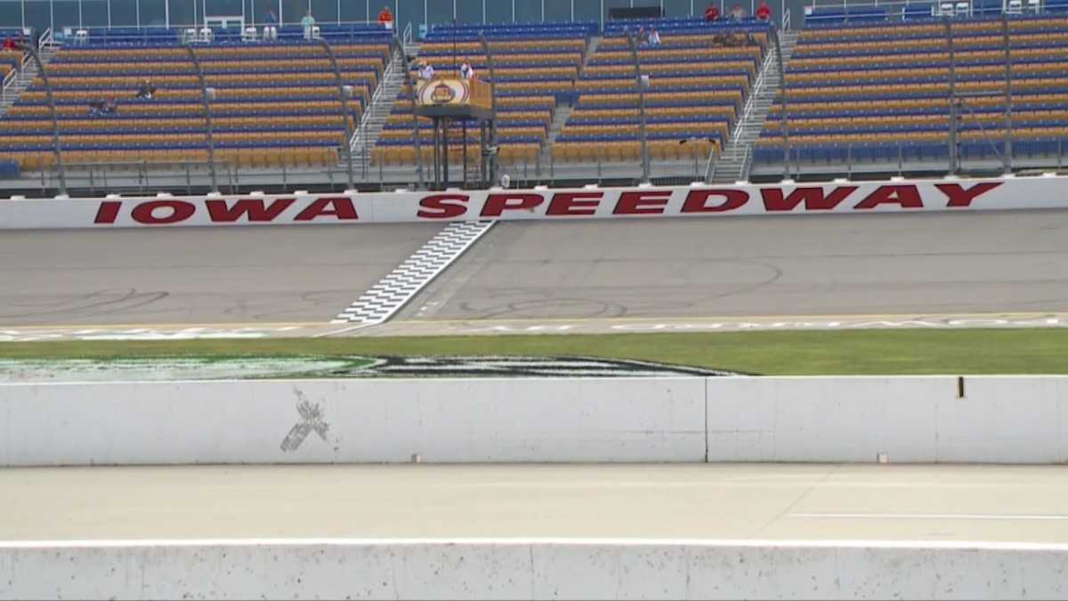 Owners to sell Iowa Speedway