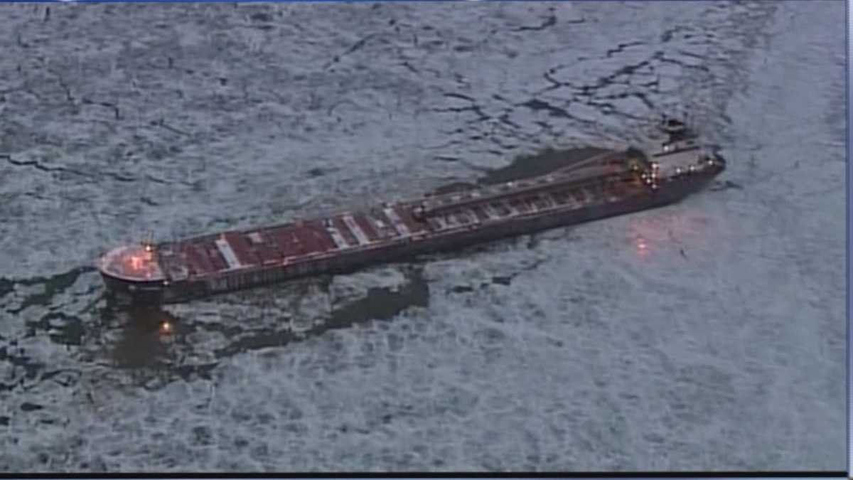 Salt barge damaged in Port of Milwaukee now headed to Ontario