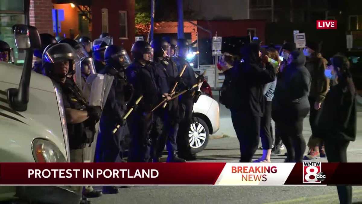 Demonstrators fill the streets of Portland in 4th day of protest