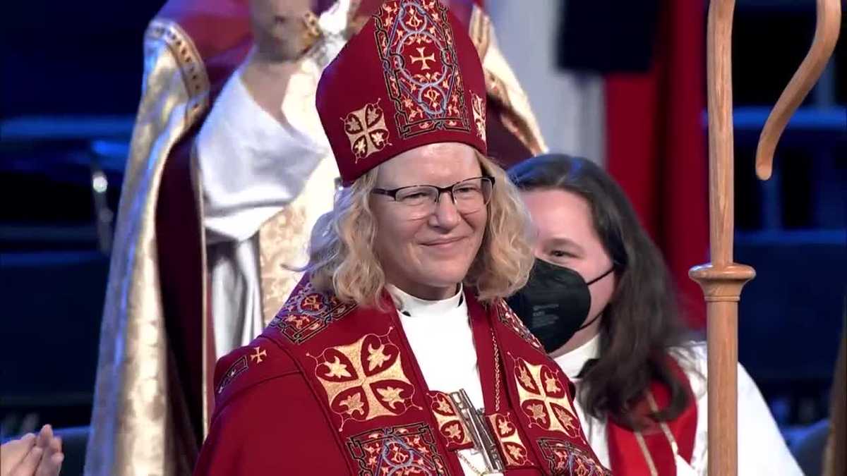 Betsey Monnot becomes first female bishop of Iowa Diocese