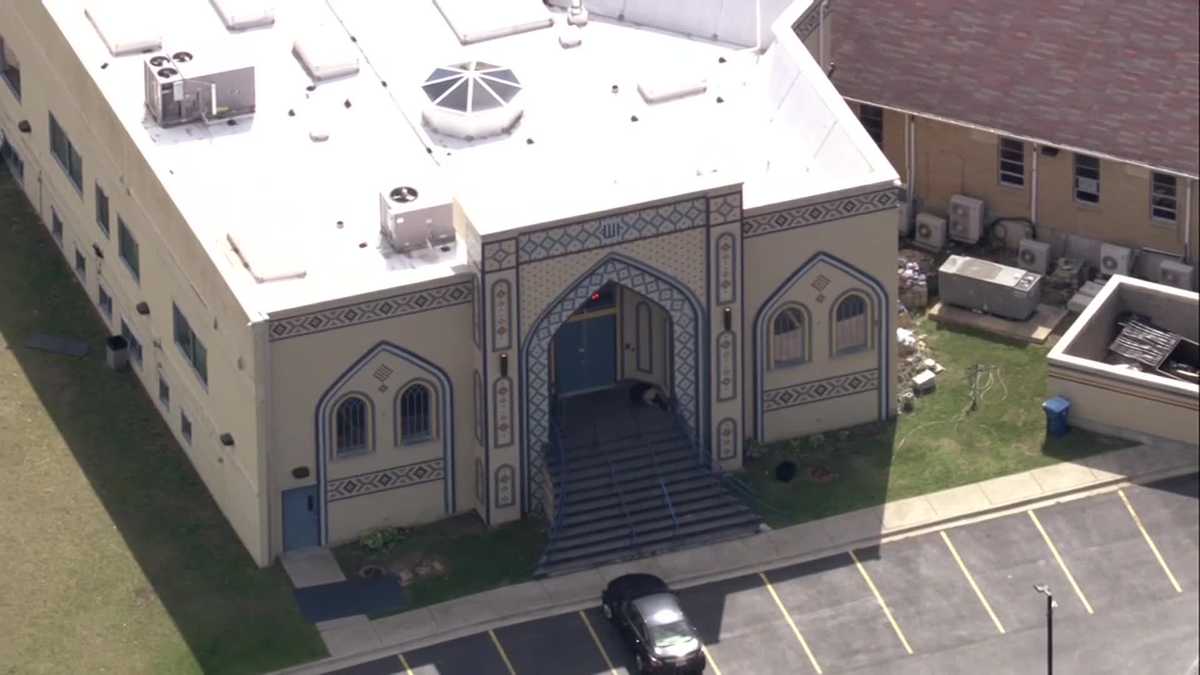Teen accused of plotting to bomb Islamic center near Chicago