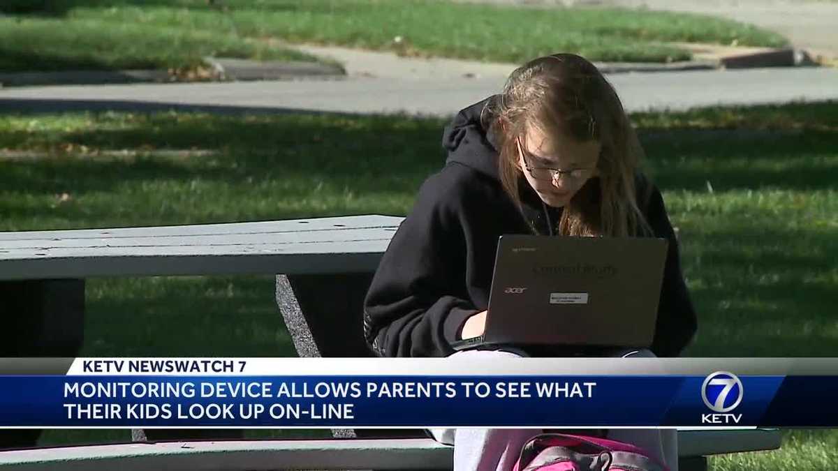 Monitoring device allows parents to see what their kids look up online