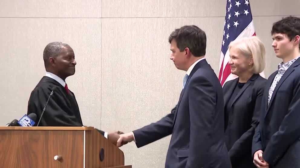 New Milwaukee County DA sworn Kent Lovern takes office