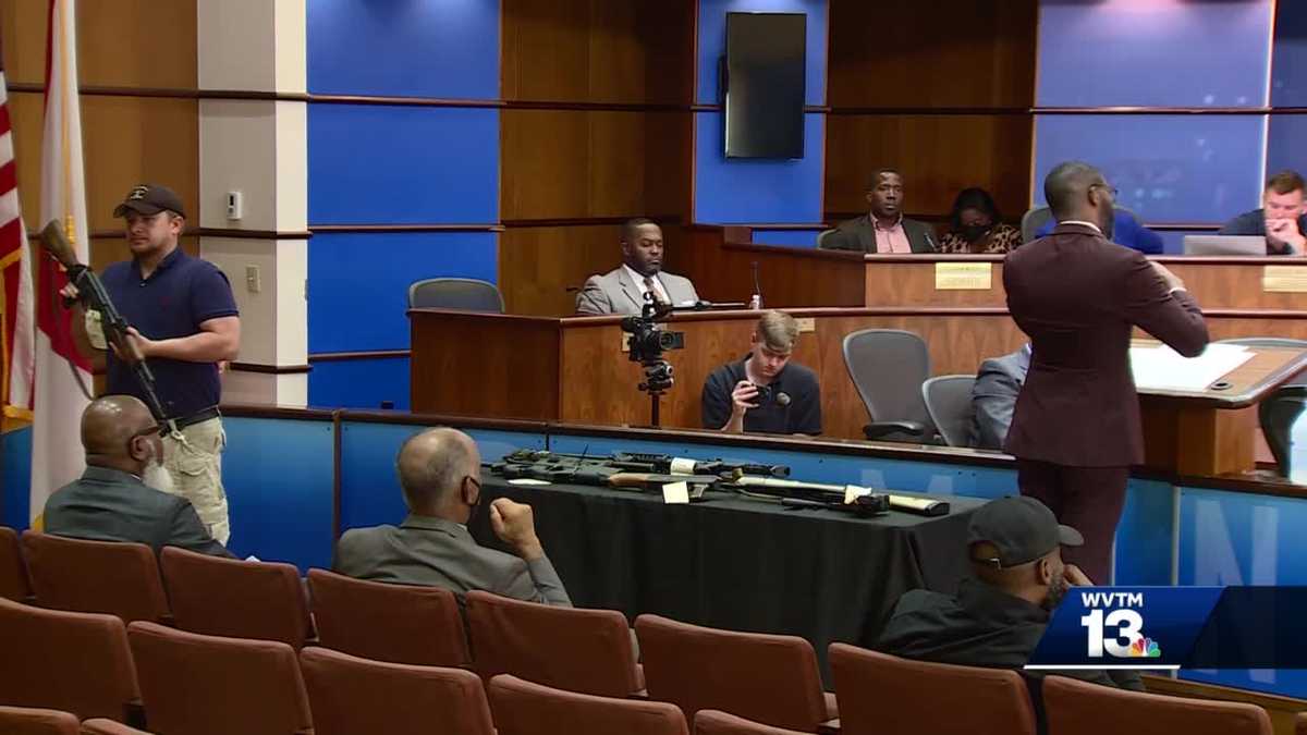 Woodfin calls on Alabama to strengthen guns laws by displaying ...