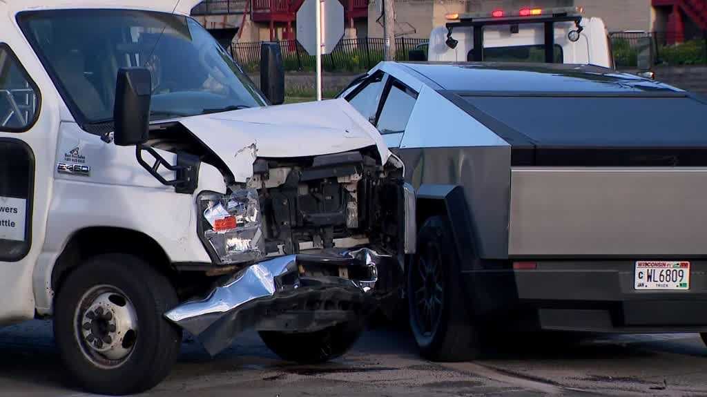 Brewers fans sustain minor injuries in shuttle crash with Tesla Cybertruck