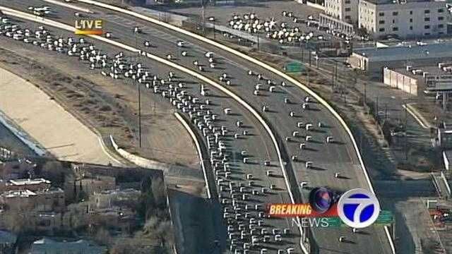 Snow stalls I-40 traffic in Albuquerque