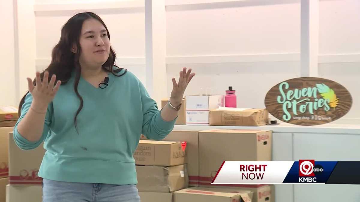 Community support helps Shawnee teen open bookstore in new space