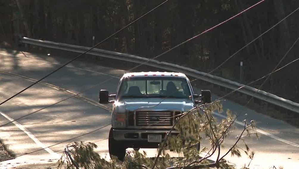 High winds knock out power to tens of thousands in New Hampshire