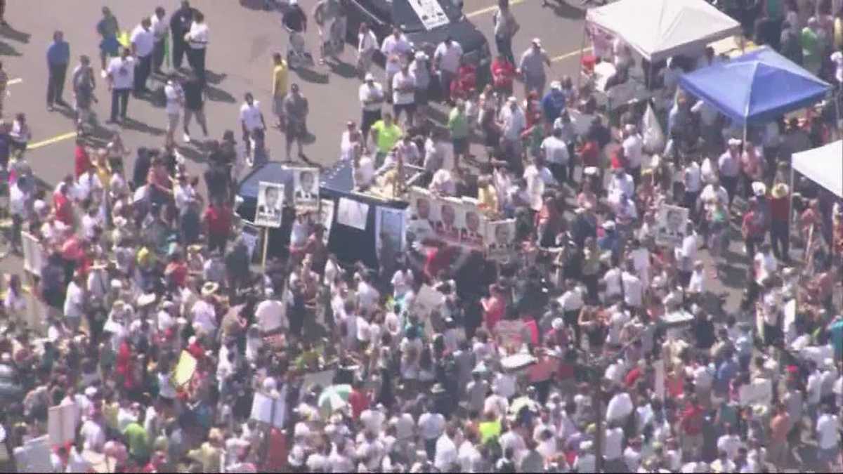 Thousands attend massive Market Basket rally