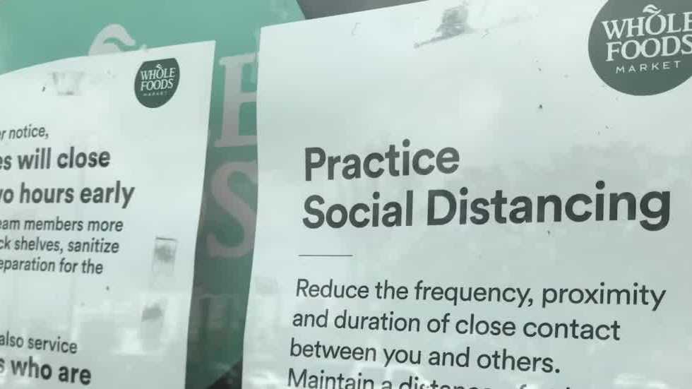 How are grocery stores handling social distancing?