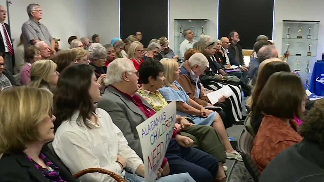 AL Public TV Commissioners vote to keep PBS on APT