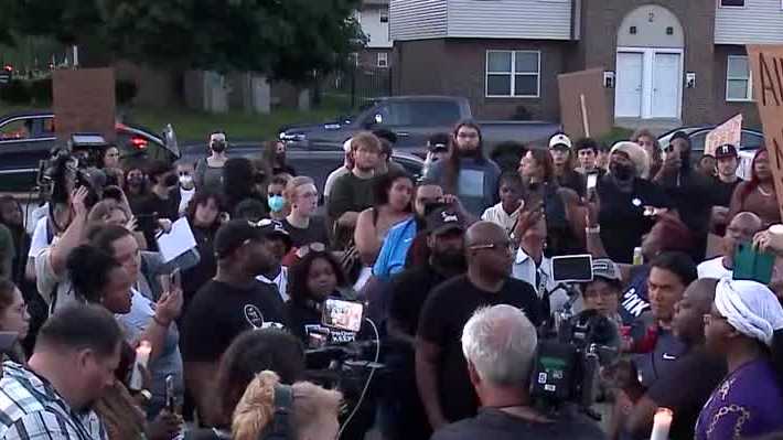 'Say his name: Samuel Sharpe': Outrage after officers shoot man armed ...