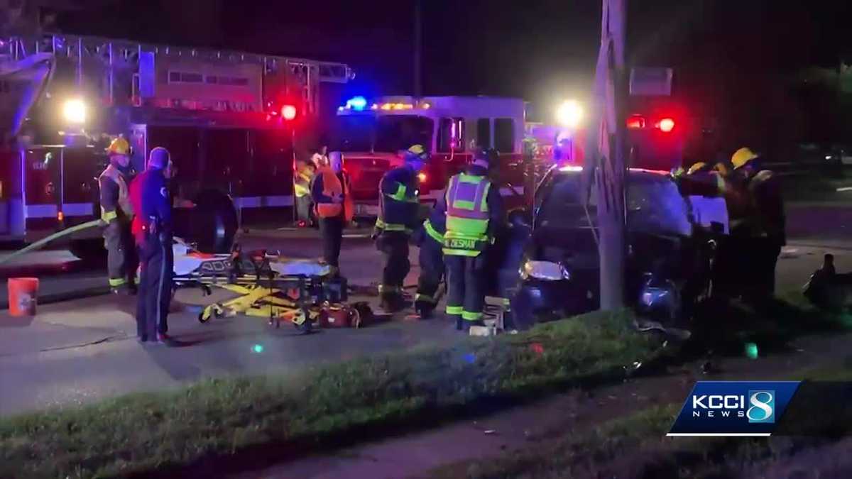Minivan crashes into MidAmerican truck; 2 taken to hospital