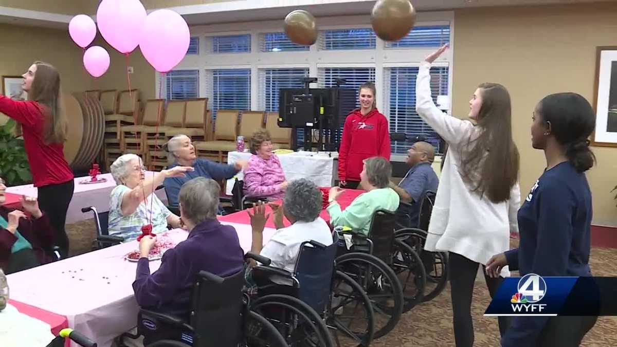 Upward volleyball team makes seniors feel loved