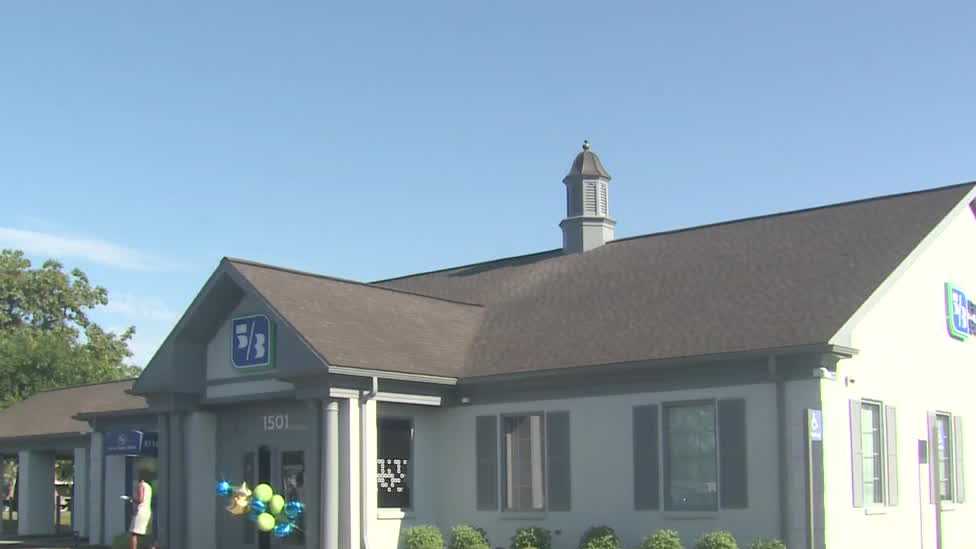 Fifth Third Bank unveils new look for Broadway Financial Center