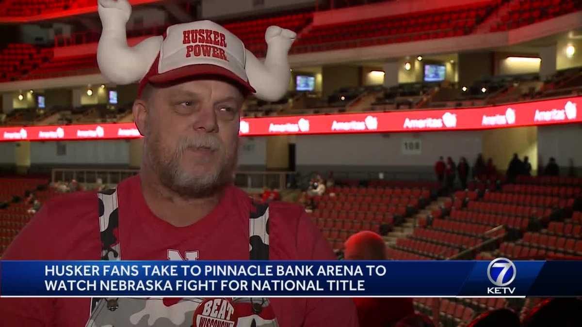 Husker volleyball fans bring the energy to the Pinnacle Bank Arena ...