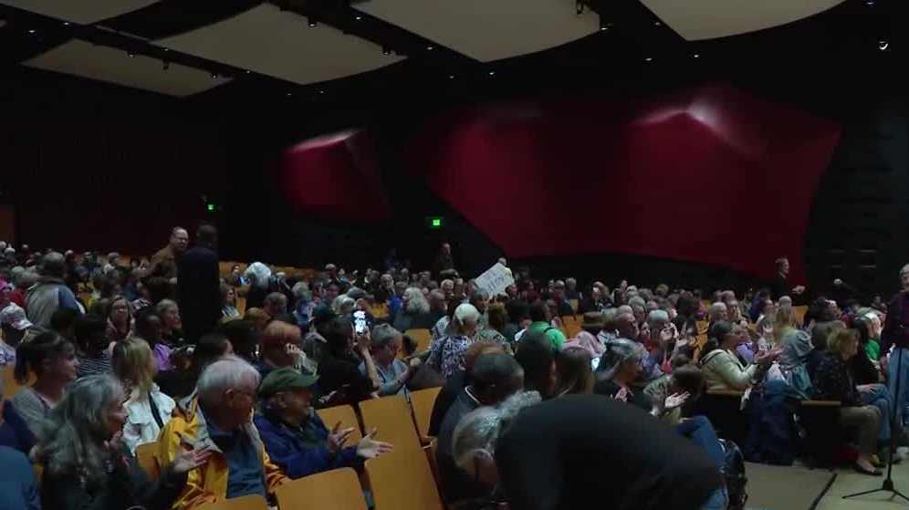 Intense moments at town hall between residents, state lawmakers