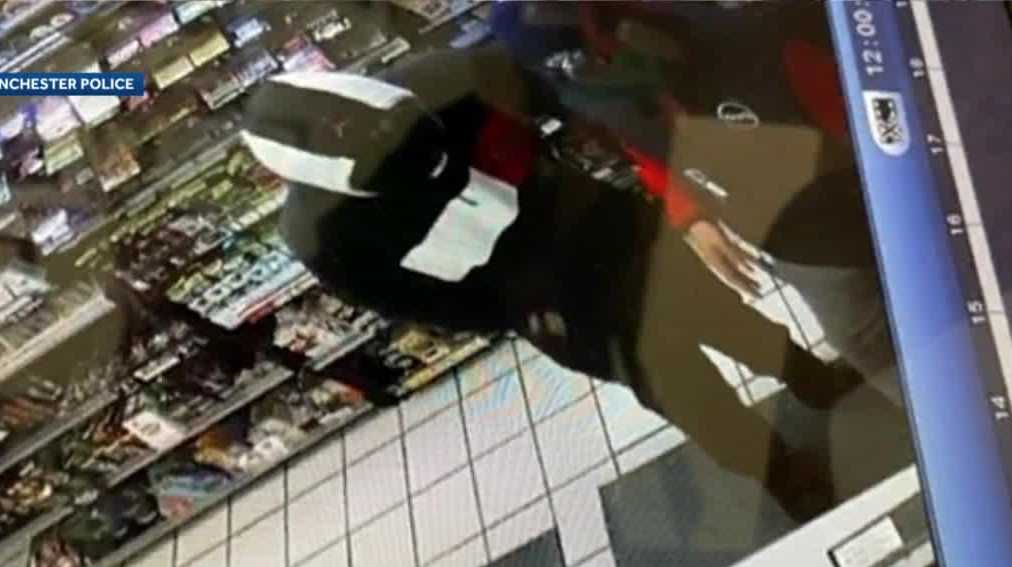 Police looking for suspect in Manchester robbery and assault