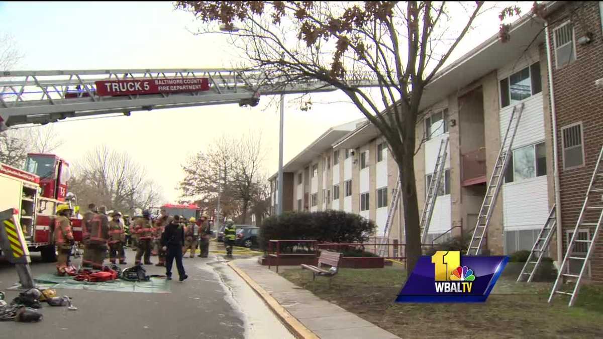 Video: Firefighters rescue children from fire