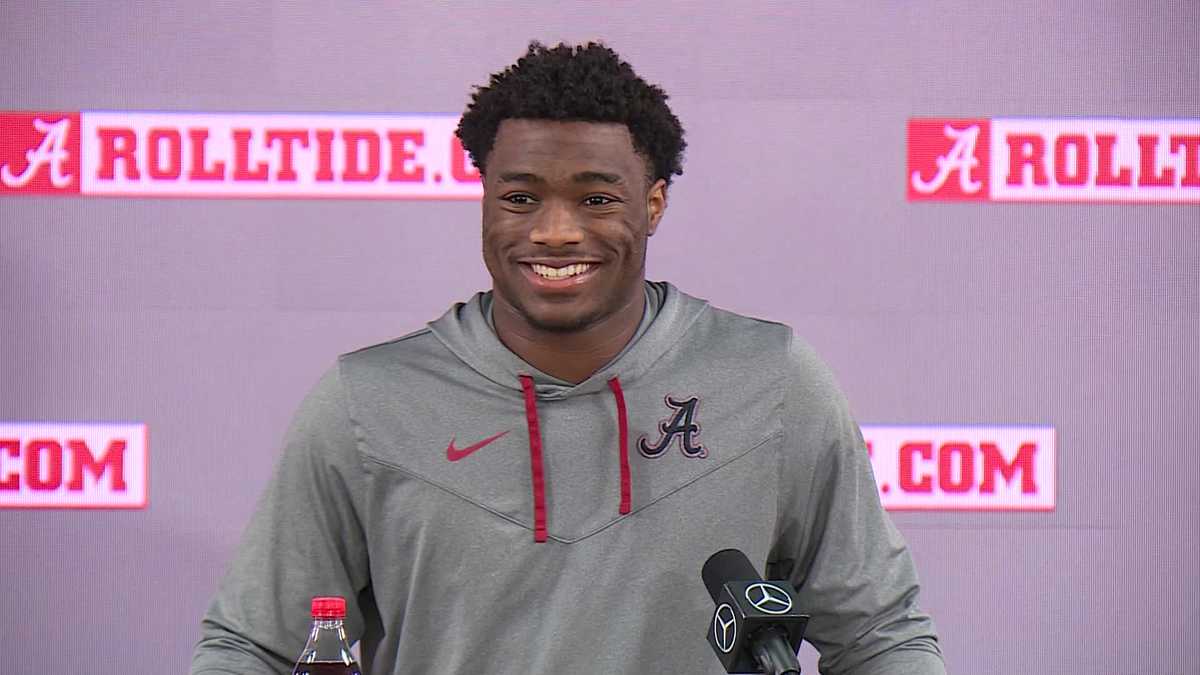 Alabama quarterback confirms he will return next season