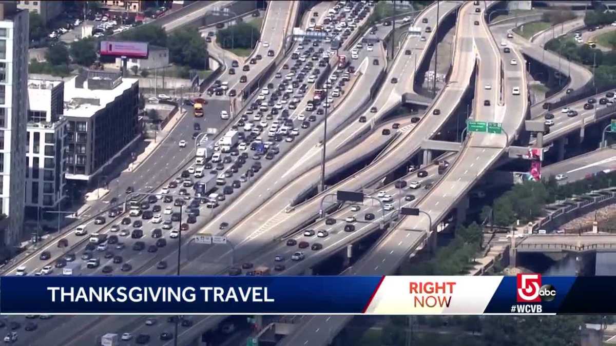 Thanksgiving travel rush gets underway