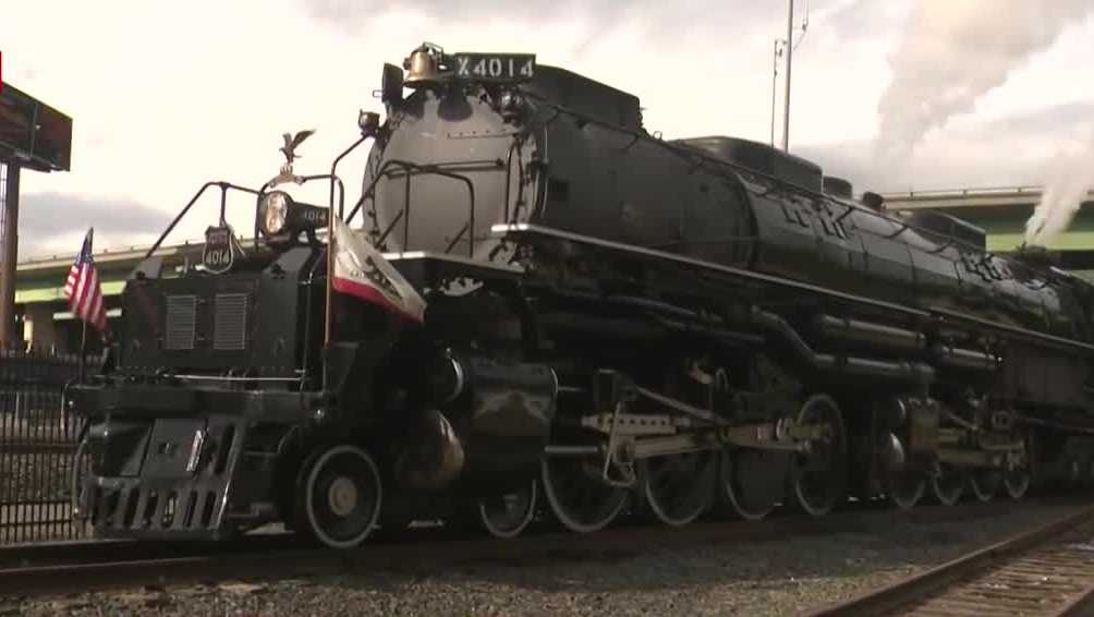Big Boy No. 4014 departs Sacramento for historic tour