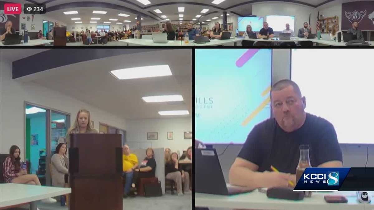 Pekin Schools parents call for entire school board to resign